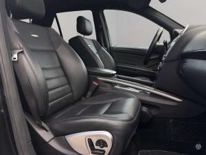 Black Mercedes-Benz ml-63-amg 2008 in Kaunas, with an engine capacity of 6.20 L and mileage of 242 thousand km for 11999 €, photo 9 on AUTOMOTO.COM.LV