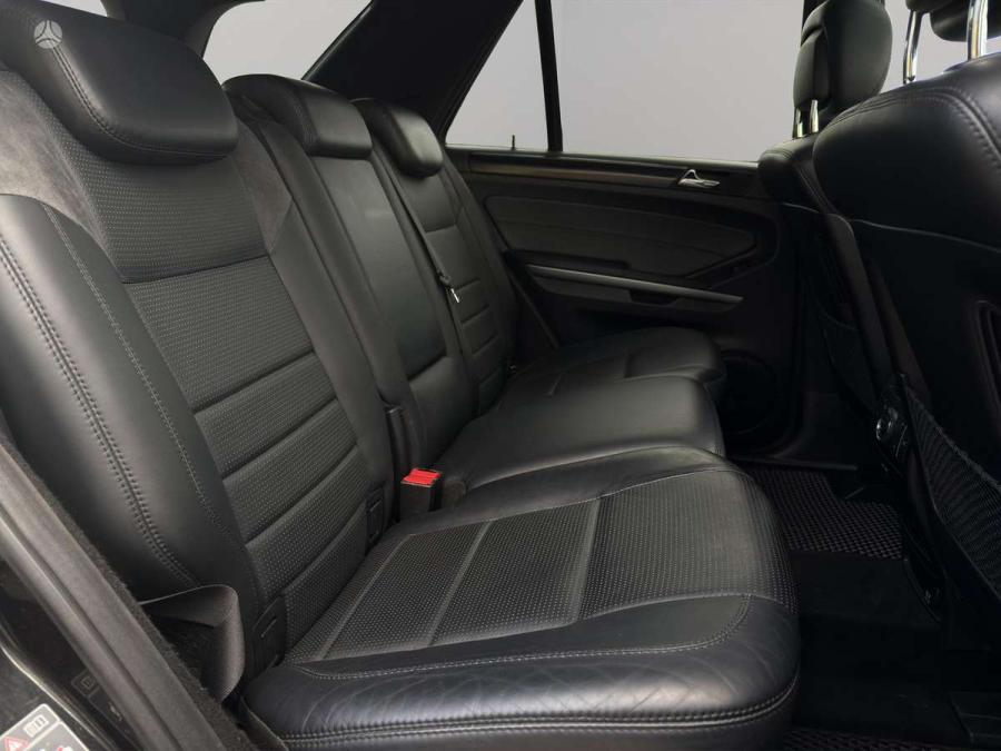 Black Mercedes-Benz ml-63-amg 2008 in Kaunas, with an engine capacity of 6.20 L and mileage of 242 thousand km for 11999 €, photo 11 on AUTOMOTO.COM.LV