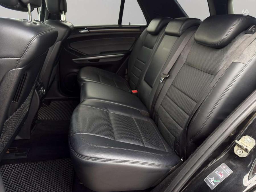 Black Mercedes-Benz ml-63-amg 2008 in Kaunas, with an engine capacity of 6.20 L and mileage of 242 thousand km for 11999 €, photo 13 on AUTOMOTO.COM.LV