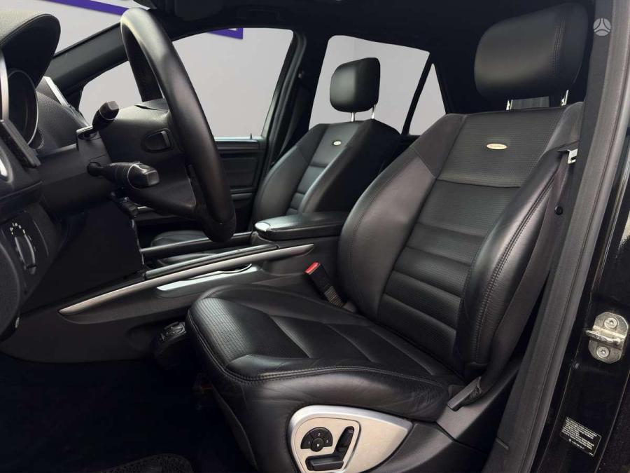 Black Mercedes-Benz ml-63-amg 2008 in Kaunas, with an engine capacity of 6.20 L and mileage of 242 thousand km for 11999 €, photo 16 on AUTOMOTO.COM.LV