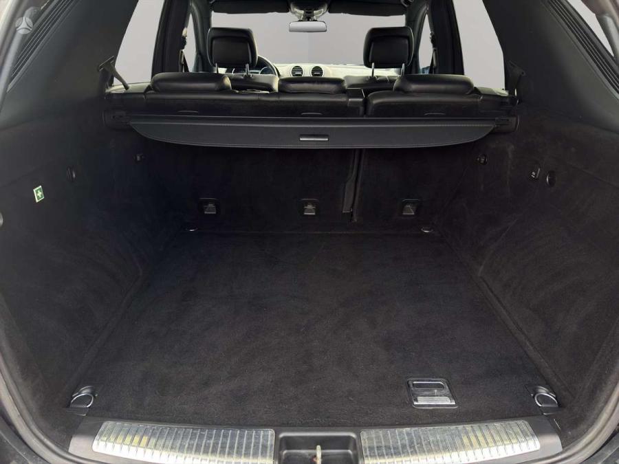 Black Mercedes-Benz ml-63-amg 2008 in Kaunas, with an engine capacity of 6.20 L and mileage of 242 thousand km for 11999 €, photo 12 on AUTOMOTO.COM.LV