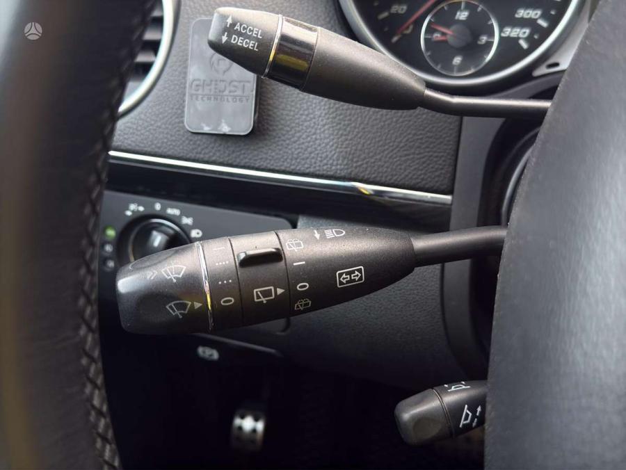 Black Mercedes-Benz ml-63-amg 2008 in Kaunas, with an engine capacity of 6.20 L and mileage of 242 thousand km for 11999 €, photo 19 on AUTOMOTO.COM.LV