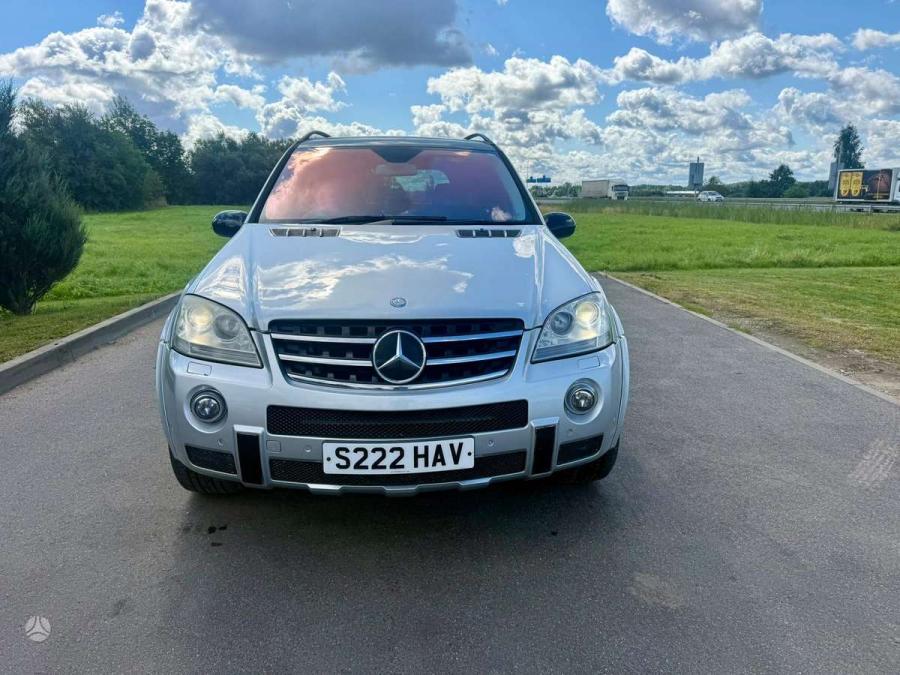 Серый Мерседес МЛ 63 АМГ 2008 в Каунас, объемом двигателя 6.20 л и пробегом 130 тыс. км за 6150 €, фото 3 на AUTOMOTO.COM.LV
