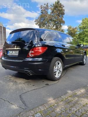 Black Mercedes-Benz r-280 2009 in Riga, with an engine capacity of 3.00 L and mileage of 283 thousand km for 7000 €, photo 9 on AUTOMOTO.COM.LV