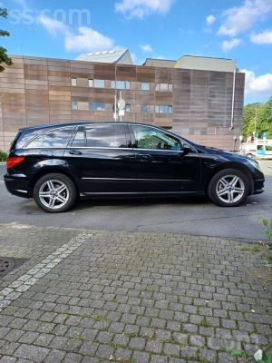 Black Mercedes-Benz r-280 2009 in Riga, with an engine capacity of 3.00 L and mileage of 283 thousand km for 7000 €, photo 11 on AUTOMOTO.COM.LV