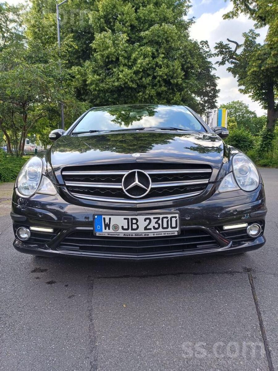 Black Mercedes-Benz r-280 2009 in Riga, with an engine capacity of 3.00 L and mileage of 283 thousand km for 7000 €, photo 18 on AUTOMOTO.COM.LV