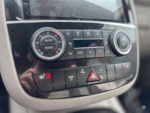 Brown Mercedes-Benz r-280 2008 in Kursenai, with an engine capacity of 2.99 L and mileage of 292 thousand km for 3600 €, photo 11 on AUTOMOTO.COM.LV