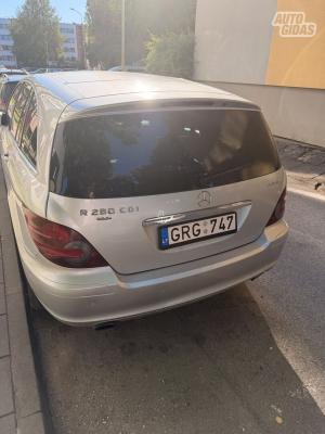 Mercedes-Benz r-280 2007 in Jonava, with an engine capacity of 3.00 L and mileage of 322 thousand km for 2700 €, photo 15 on AUTOMOTO.COM.LV