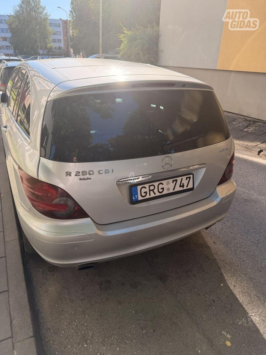 Mercedes-Benz r-280 2007 in Jonava, with an engine capacity of 3.00 L and mileage of 322 thousand km for 2700 €, photo 15 on AUTOMOTO.COM.LV