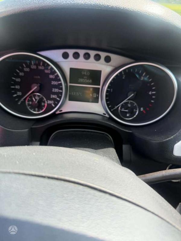 White Mercedes-Benz r-280 2007 in Gargzdai, with an engine capacity of 2.99 L and mileage of 282 thousand km for 3500 €, photo 10 on AUTOMOTO.COM.LV