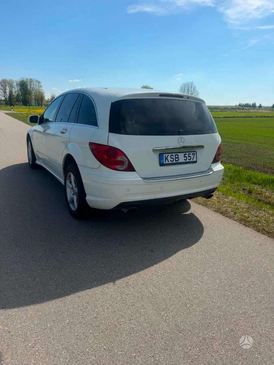 White Mercedes-Benz r-280 2007 in Gargzdai, with an engine capacity of 2.99 L and mileage of 282 thousand km for 3500 €, photo 3 on AUTOMOTO.COM.LV