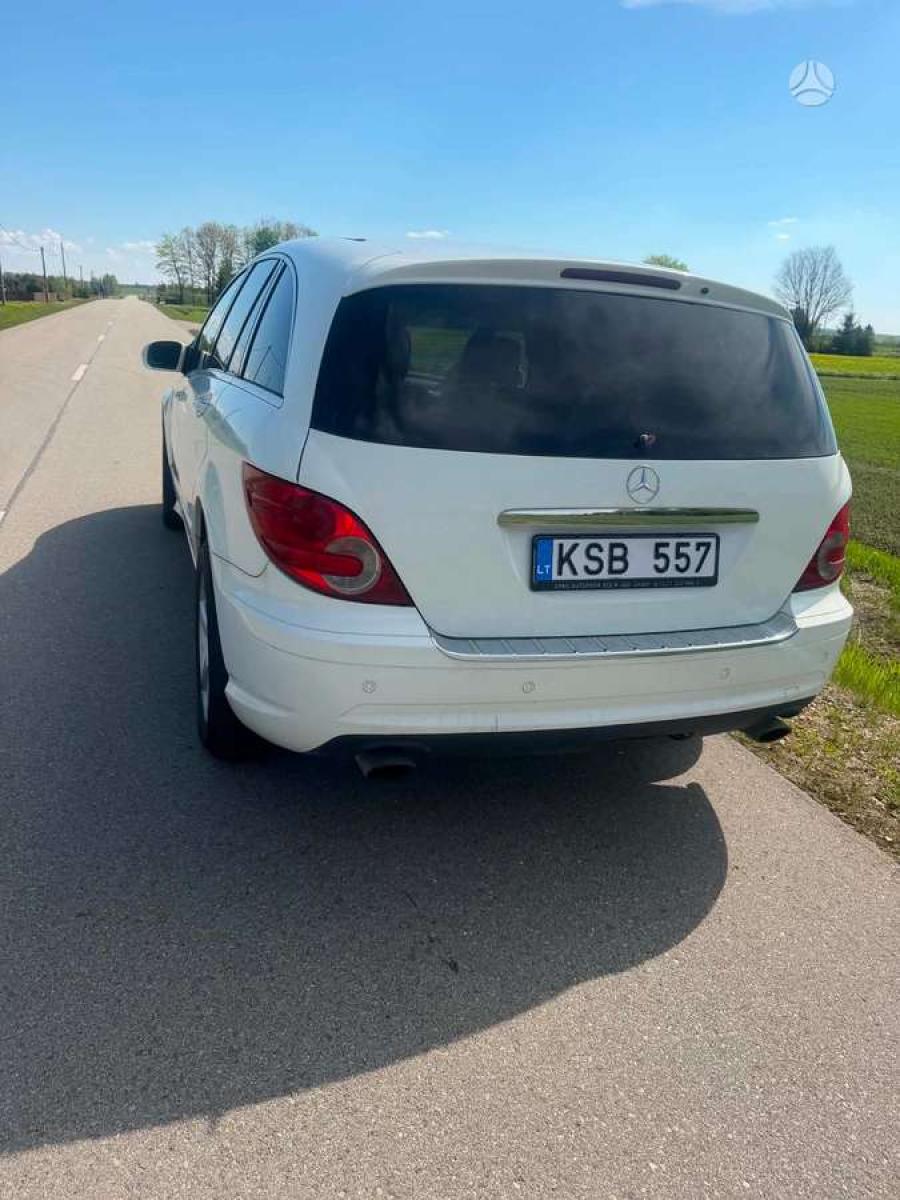 White Mercedes-Benz r-280 2007 in Gargzdai, with an engine capacity of 2.99 L and mileage of 282 thousand km for 3500 €, photo 4 on AUTOMOTO.COM.LV