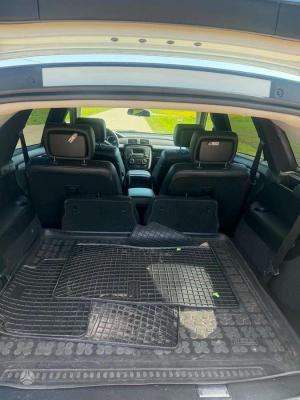 White Mercedes-Benz r-280 2007 in Gargzdai, with an engine capacity of 2.99 L and mileage of 282 thousand km for 3500 €, photo 9 on AUTOMOTO.COM.LV