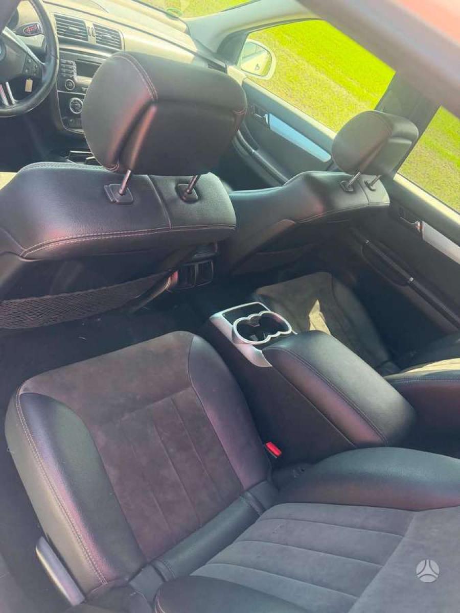 White Mercedes-Benz r-280 2007 in Gargzdai, with an engine capacity of 2.99 L and mileage of 282 thousand km for 3500 €, photo 12 on AUTOMOTO.COM.LV