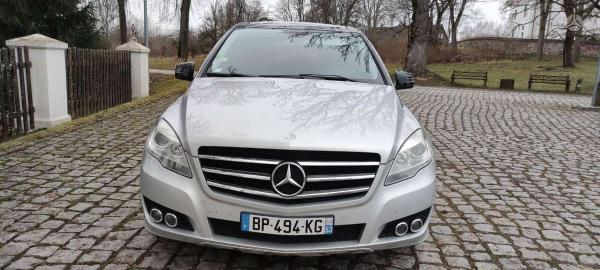 Grey Mercedes-Benz r-300 2011 in Siauliai, with an engine capacity of 3.00 L and mileage of 231 thousand km for 7500 €, photo 3 on AUTOMOTO.COM.LV