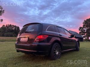 Black Mercedes-Benz R 320 2006 in Gulbene, with an engine capacity of 3.00 L and mileage of 372 thousand km for 4000 €, photo 4 on AUTOMOTO.COM.LV