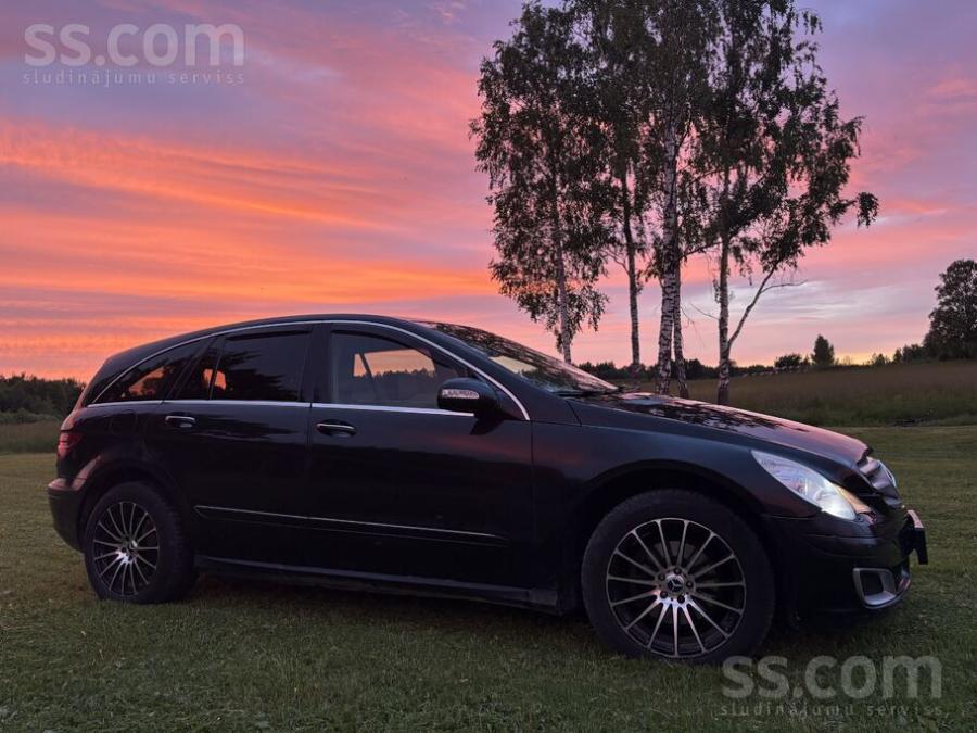 Black Mercedes-Benz R 320 2006 in Gulbene, with an engine capacity of 3.00 L and mileage of 372 thousand km for 4000 €, photo 5 on AUTOMOTO.COM.LV