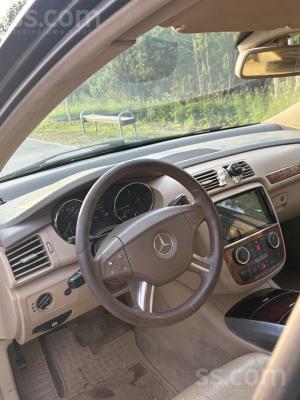 Black Mercedes-Benz R 320 2006 in Gulbene, with an engine capacity of 3.00 L and mileage of 372 thousand km for 4000 €, photo 7 on AUTOMOTO.COM.LV