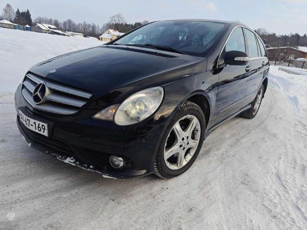 Black Mercedes-Benz R 320 2008 in Klaipeda, with an engine capacity of 3.00 L and mileage of 278 thousand km for 3990 €, photo 2 on AUTOMOTO.COM.LV