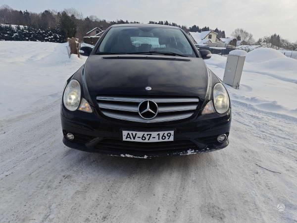 Black Mercedes-Benz R 320 2008 in Klaipeda, with an engine capacity of 3.00 L and mileage of 278 thousand km for 3990 €, photo 3 on AUTOMOTO.COM.LV