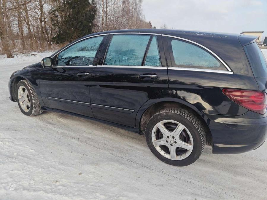 Melns Mercedes-Benz R 320 2008 Klaipėda, ar dzinēja tilpumu 3.00 L un nobraukumu 278 tūkst. km par 3990 €, foto 9 vietnē AUTOMOTO.COM.LV