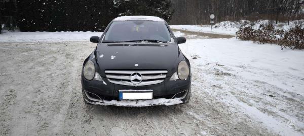 Melns Mercedes-Benz R 320 2006 Tauragė, ar dzinēja tilpumu 3.00 L un nobraukumu 500 tūkst. km par 3100 €, foto 1 vietnē AUTOMOTO.COM.LV