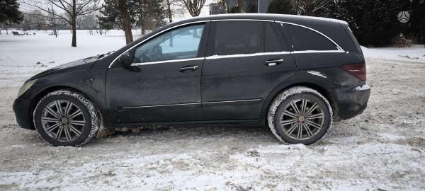 Melns Mercedes-Benz R 320 2006 Tauragė, ar dzinēja tilpumu 3.00 L un nobraukumu 500 tūkst. km par 3100 €, foto 2 vietnē AUTOMOTO.COM.LV