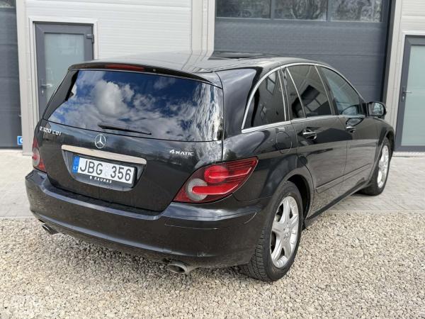 Black Mercedes-Benz R 320 2006 in Kaunas, with an engine capacity of 3.20 L and mileage of 402 thousand km for 2450 €, photo 8 on AUTOMOTO.COM.LV