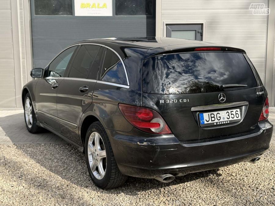 Melns Mercedes-Benz R 320 2006 Kauņa, ar dzinēja tilpumu 3.20 L un nobraukumu 402 tūkst. km par 2450 €, foto 11 vietnē AUTOMOTO.COM.LV
