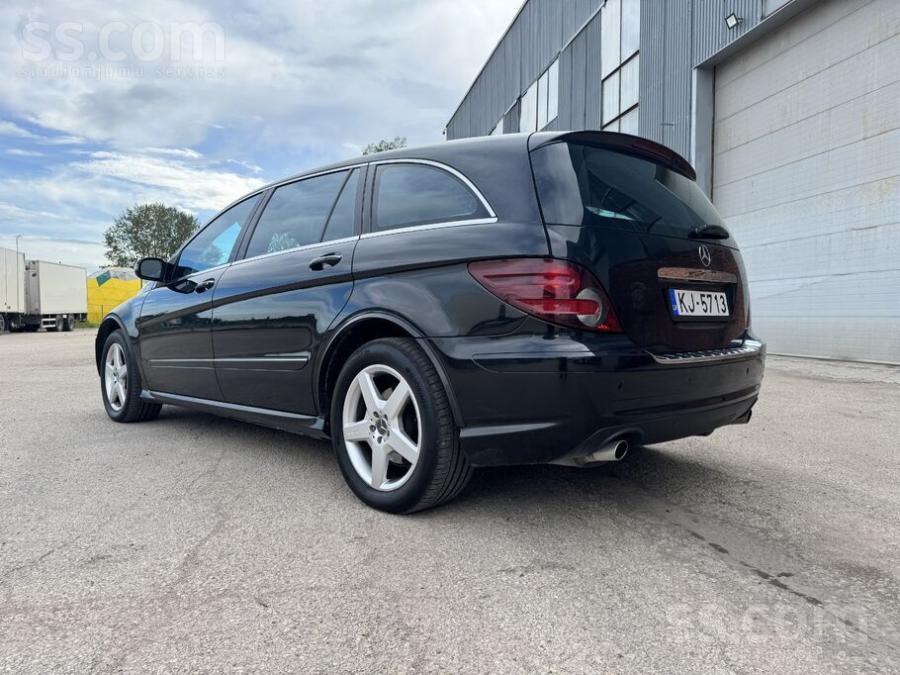 Black Mercedes-Benz R 320 2006 in Jekabpils, with an engine capacity of 3.20 L and mileage of 0 thousand km for 5300 €, photo 3 on AUTOMOTO.COM.LV