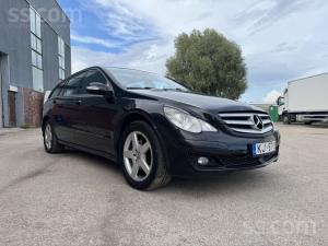 Black Mercedes-Benz R 320 2006 in Jekabpils, with an engine capacity of 3.20 L and mileage of 0 thousand km for 5300 €, photo 4 on AUTOMOTO.COM.LV