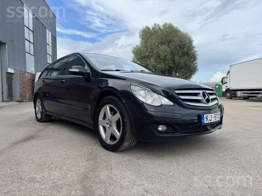 Black Mercedes-Benz R 320 2006 in Jekabpils, with an engine capacity of 3.20 L and mileage of 0 thousand km for 5300 €, photo 4 on AUTOMOTO.COM.LV
