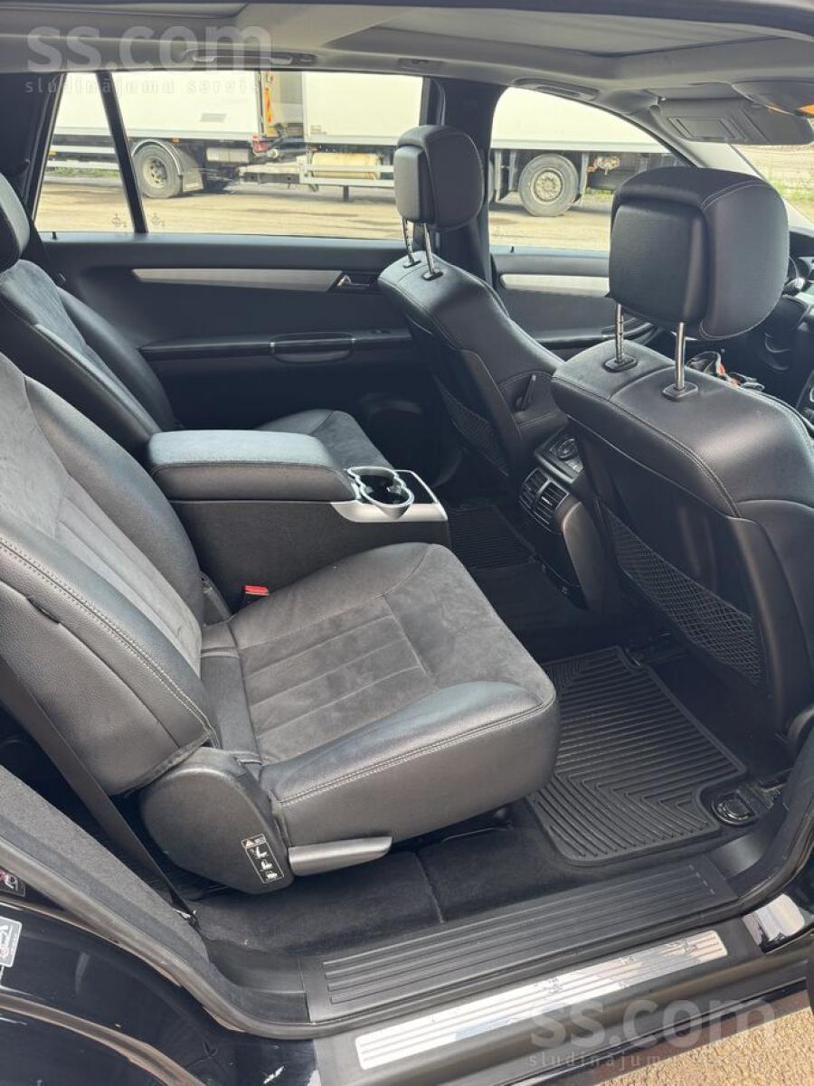 Black Mercedes-Benz R 320 2006 in Jekabpils, with an engine capacity of 3.20 L and mileage of 0 thousand km for 5300 €, photo 8 on AUTOMOTO.COM.LV
