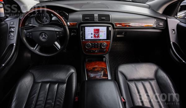 Black Mercedes-Benz R 320 2006 in Jelgava, with an engine capacity of 3.20 L and mileage of 220 thousand km for 4200 €, photo 5 on AUTOMOTO.COM.LV
