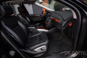 Black Mercedes-Benz R 320 2006 in Jelgava, with an engine capacity of 3.20 L and mileage of 220 thousand km for 4200 €, photo 7 on AUTOMOTO.COM.LV