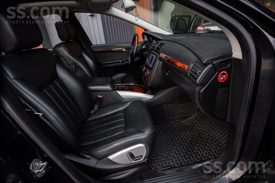 Black Mercedes-Benz R 320 2006 in Jelgava, with an engine capacity of 3.20 L and mileage of 220 thousand km for 4200 €, photo 7 on AUTOMOTO.COM.LV