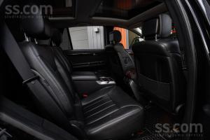 Black Mercedes-Benz R 320 2006 in Jelgava, with an engine capacity of 3.20 L and mileage of 220 thousand km for 4200 €, photo 9 on AUTOMOTO.COM.LV
