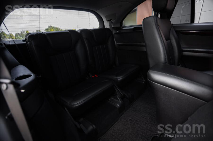 Black Mercedes-Benz R 320 2006 in Jelgava, with an engine capacity of 3.20 L and mileage of 220 thousand km for 4200 €, photo 10 on AUTOMOTO.COM.LV