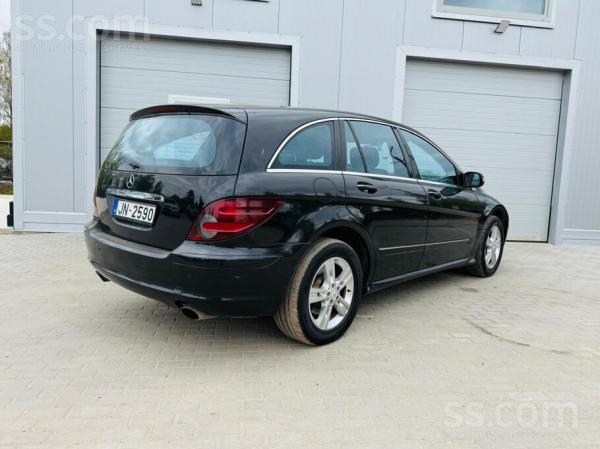 Melns Mercedes-Benz R 320 2006 Rīga, ar dzinēja tilpumu 3.00 L un nobraukumu 287 tūkst. km par 2500 €, foto 6 vietnē AUTOMOTO.COM.LV