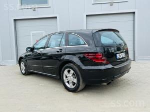 Melns Mercedes-Benz R 320 2006 Rīga, ar dzinēja tilpumu 3.00 L un nobraukumu 287 tūkst. km par 2500 €, foto 5 vietnē AUTOMOTO.COM.LV