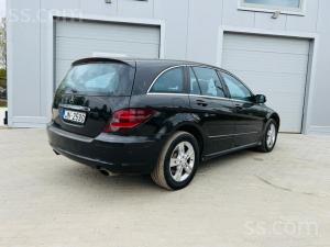 Melns Mercedes-Benz R 320 2006 Rīga, ar dzinēja tilpumu 3.00 L un nobraukumu 287 tūkst. km par 2500 €, foto 6 vietnē AUTOMOTO.COM.LV
