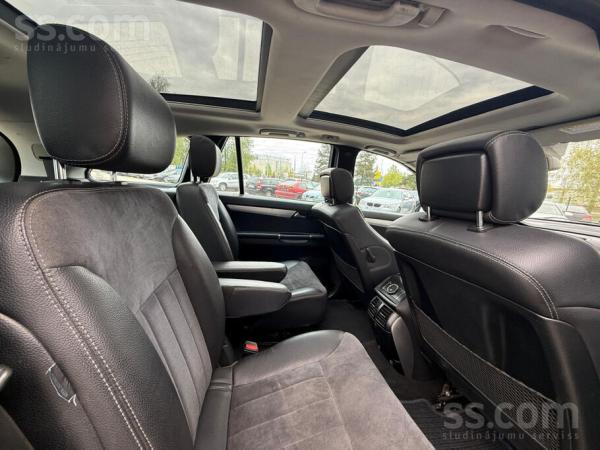 Melns Mercedes-Benz R 320 2006 Rīga, ar dzinēja tilpumu 3.00 L un nobraukumu 287 tūkst. km par 2500 €, foto 10 vietnē AUTOMOTO.COM.LV