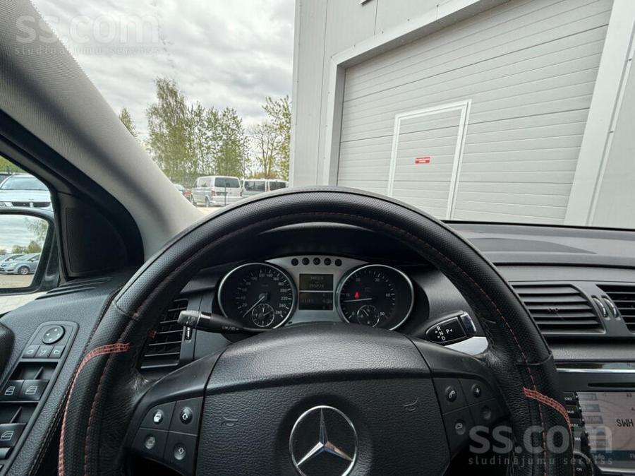 Melns Mercedes-Benz R 320 2006 Rīga, ar dzinēja tilpumu 3.00 L un nobraukumu 287 tūkst. km par 2500 €, foto 12 vietnē AUTOMOTO.COM.LV