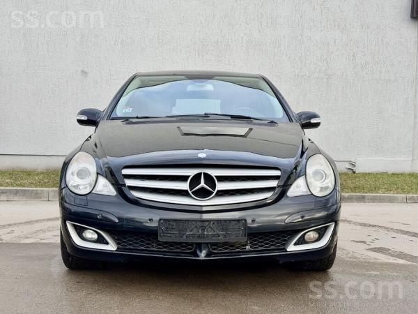 Black Mercedes-Benz R 320 2007 in Aizkraukle, with an engine capacity of 3.00 L and mileage of 0 thousand km for 5150 €, photo 3 on AUTOMOTO.COM.LV
