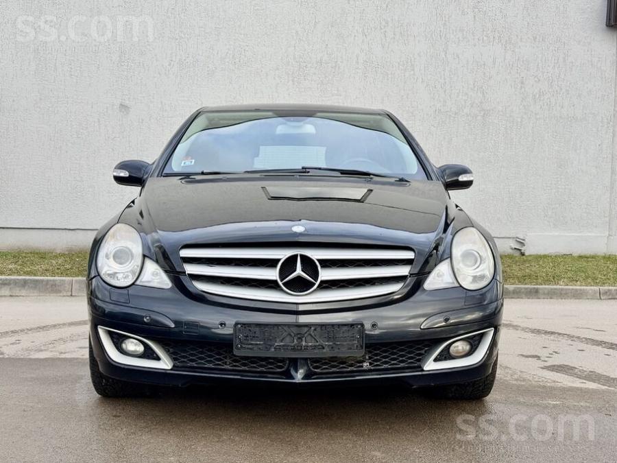 Black Mercedes-Benz R 320 2007 in Aizkraukle, with an engine capacity of 3.00 L and mileage of 0 thousand km for 5150 €, photo 3 on AUTOMOTO.COM.LV
