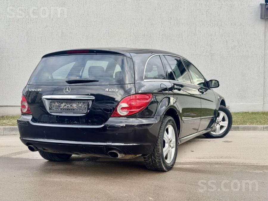 Black Mercedes-Benz R 320 2007 in Aizkraukle, with an engine capacity of 3.00 L and mileage of 0 thousand km for 5150 €, photo 6 on AUTOMOTO.COM.LV