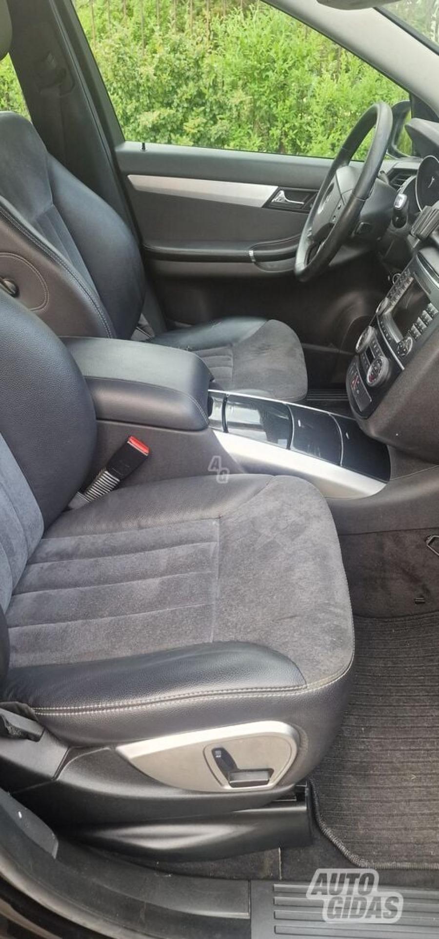 Black Mercedes-Benz R 320 2007 in Vilnius, with an engine capacity of 3.00 L and mileage of 320 thousand km for 1999 €, photo 10 on AUTOMOTO.COM.LV