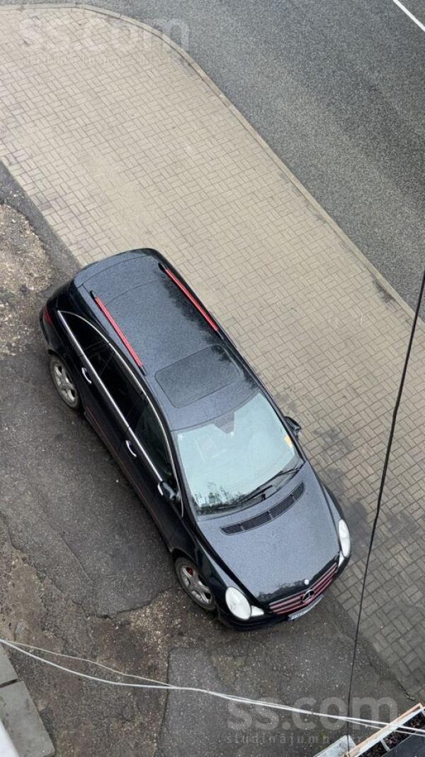 Melns Mercedes-Benz R 320 2007 Rēzekne, ar dzinēja tilpumu 3.00 L un nobraukumu 300 tūkst. km par 3550 €, foto 4 vietnē AUTOMOTO.COM.LV