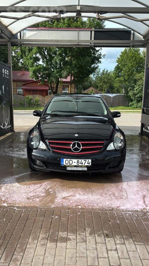 Melns Mercedes-Benz R 320 2007 Rēzekne, ar dzinēja tilpumu 3.00 L un nobraukumu 300 tūkst. km par 3550 €, foto 8 vietnē AUTOMOTO.COM.LV