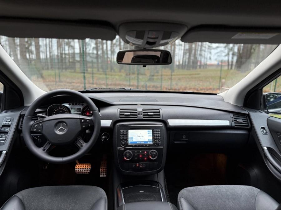 Melns Mercedes-Benz R 320 2007 Rīga, ar dzinēja tilpumu 3.00 L un nobraukumu 246 tūkst. km par 5200 €, foto 8 vietnē AUTOMOTO.COM.LV